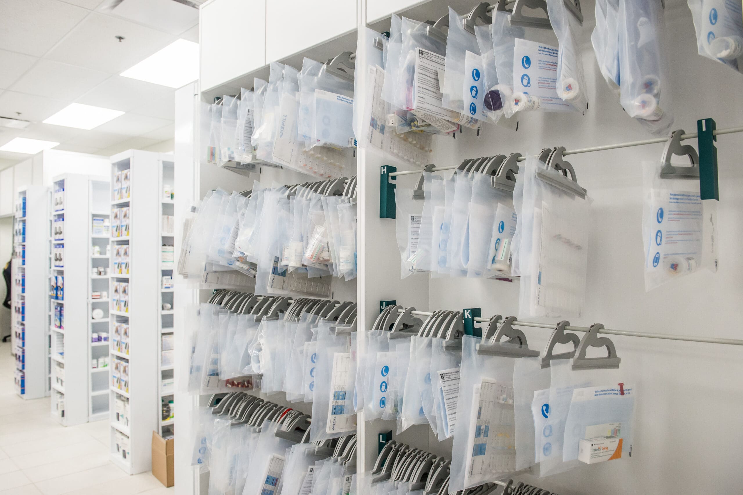 Pharmacy Shelving Solutions | Dispensary Design RxLab | Etalex